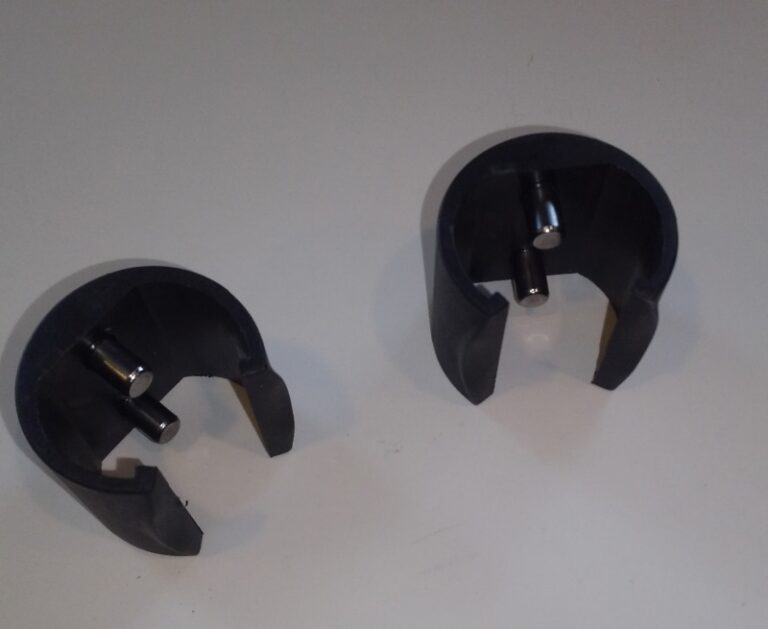 MauiSails Carbon Boom 130/140/170 Lock Clips Set - Wind Power Watersports